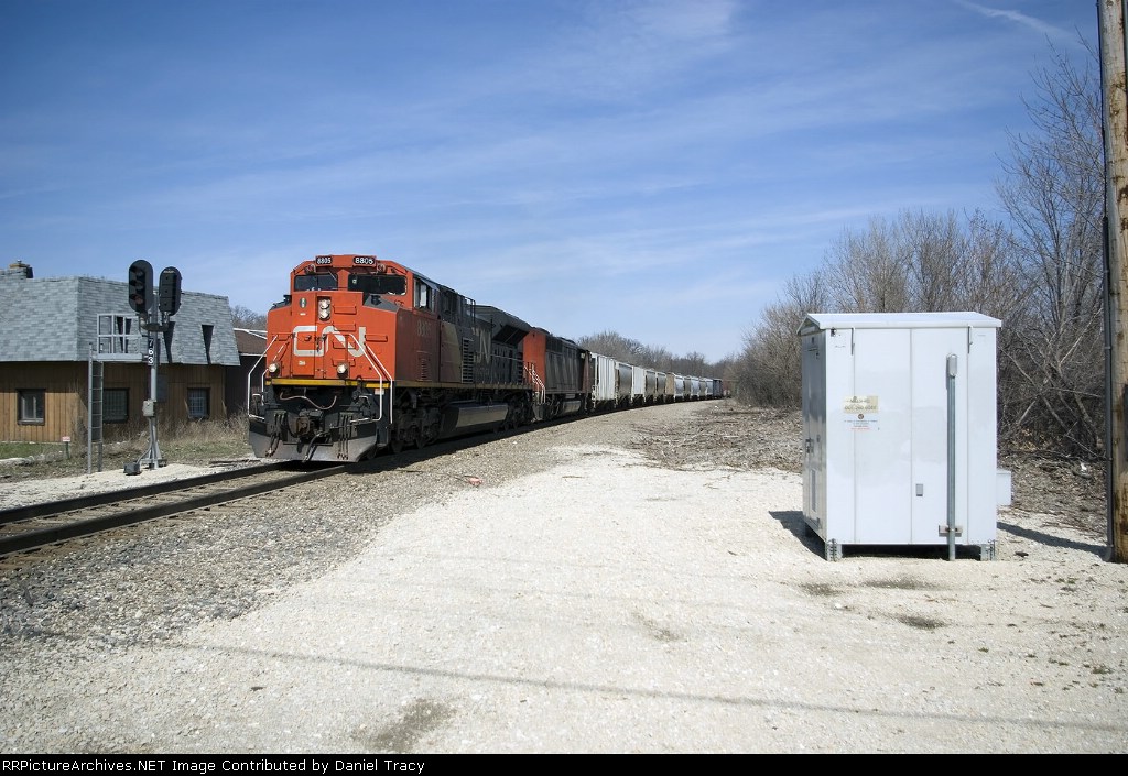 CN 8805 on train 342 at Mills Road